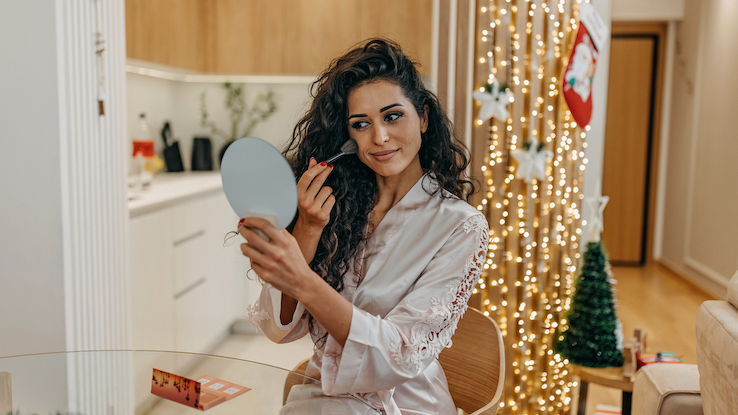 5 Laura Mercier Makeup Ideas for a Gorgeous Holiday Look